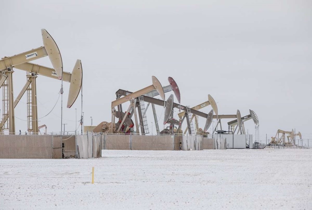 U.S. oil and gas production hit by winter storm Elliott - Canadian ...