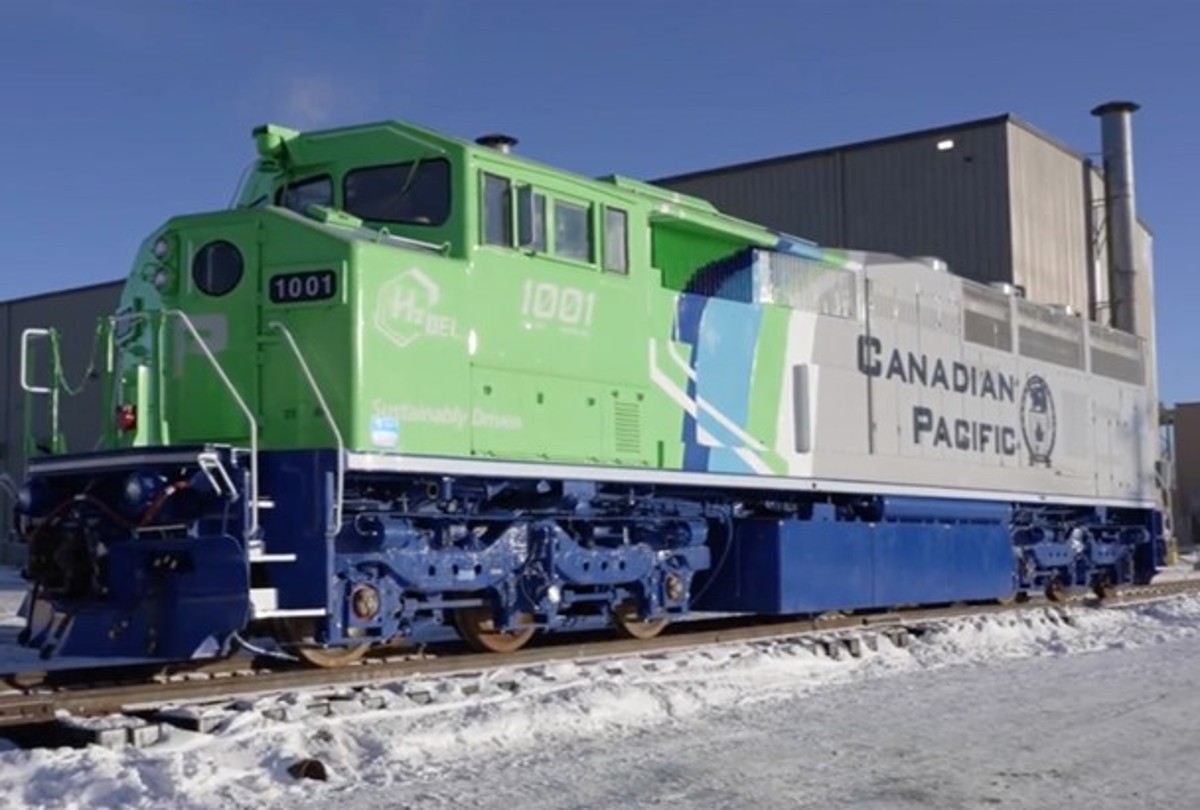 Canadian Pacific’s hydrogen-powered locomotive makes first revenue run ...