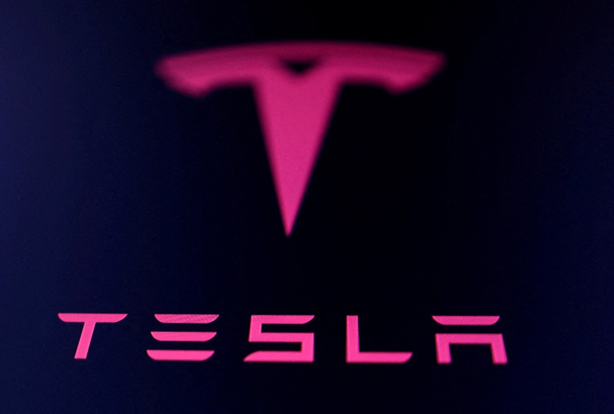 Tesla Ordered by Florida Jury to Pay $243 Million in Fatal Autopilot ...