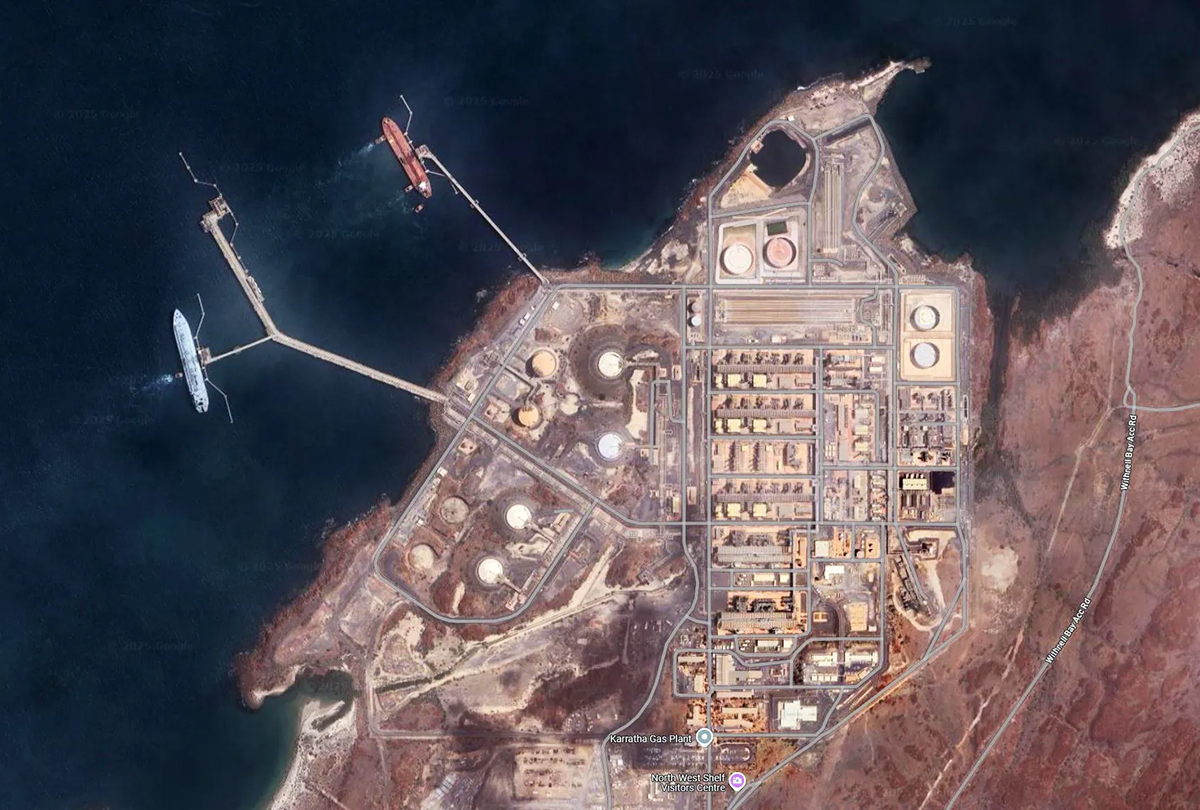 Australia’s Biggest Gas Export Plant Gets Final Approval to Run to 2070 ...